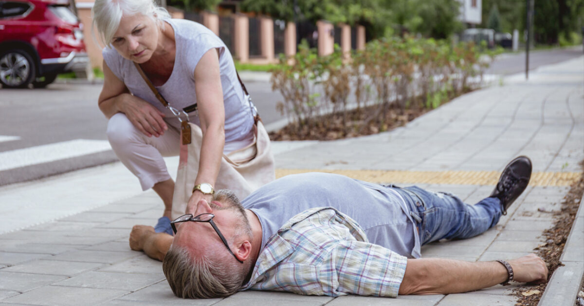 How to Recognize Sudden Cardiac Arrest and Act Fast - HSI